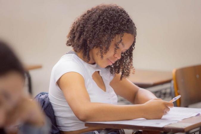 Vestibular 2024 da UEPG reuniu 6,4 mil candidatos; gabaritos estão ...